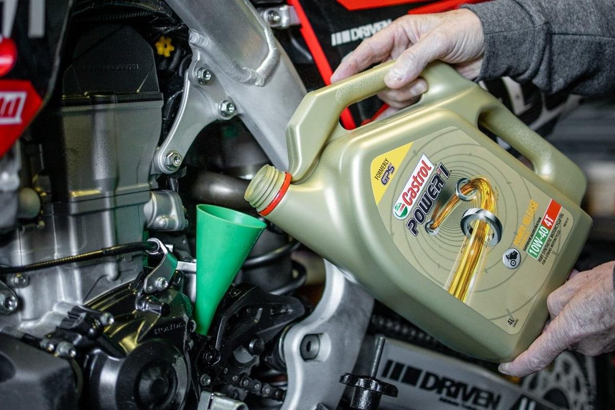 Can I Put Oil in My Car Without Changing the Filter: The Ultimate Guide ...